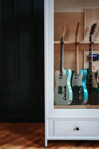 Humidified Guitar Cabinet | Cabinets Matttroy