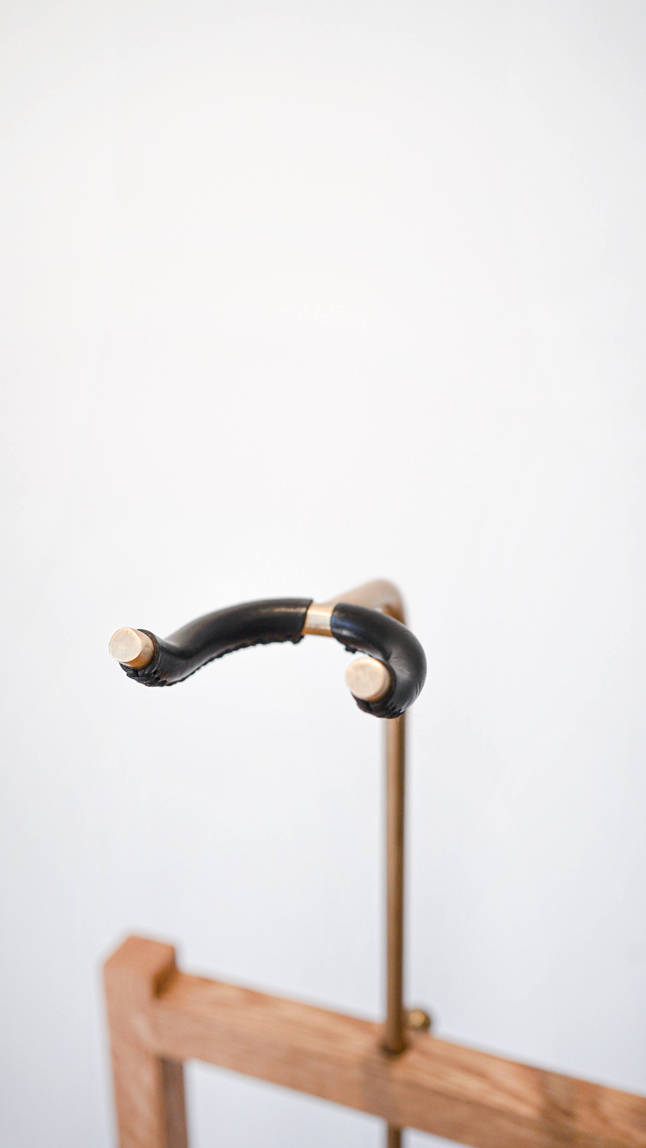 Acoustic Guitar Stands - American Music Furniture