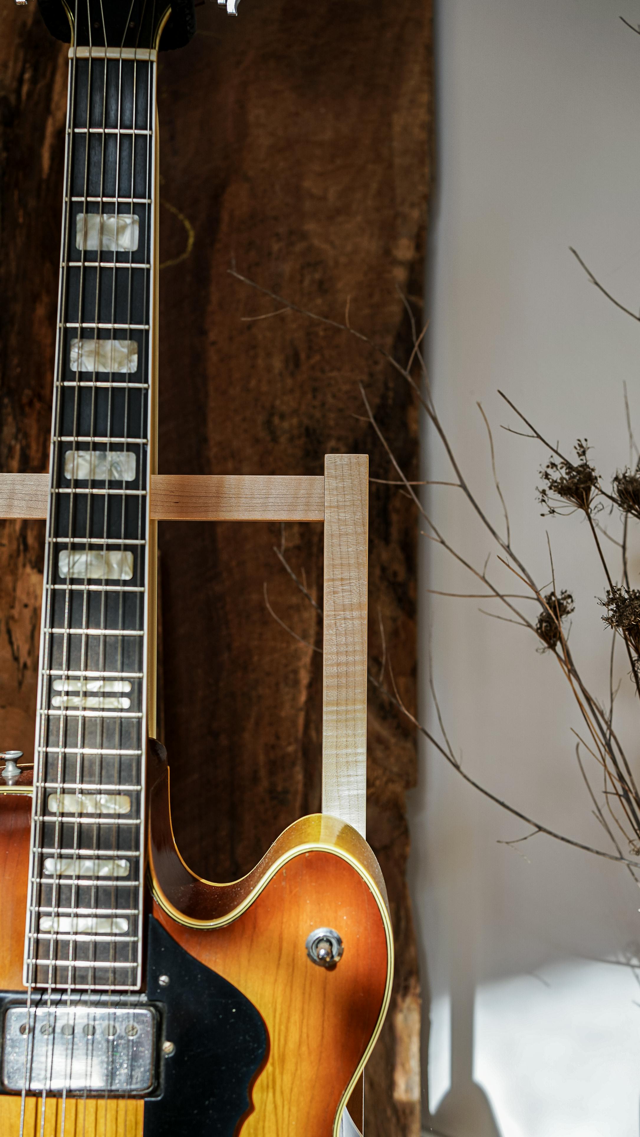 Solo Single Guitar Stand - American Music Furniture