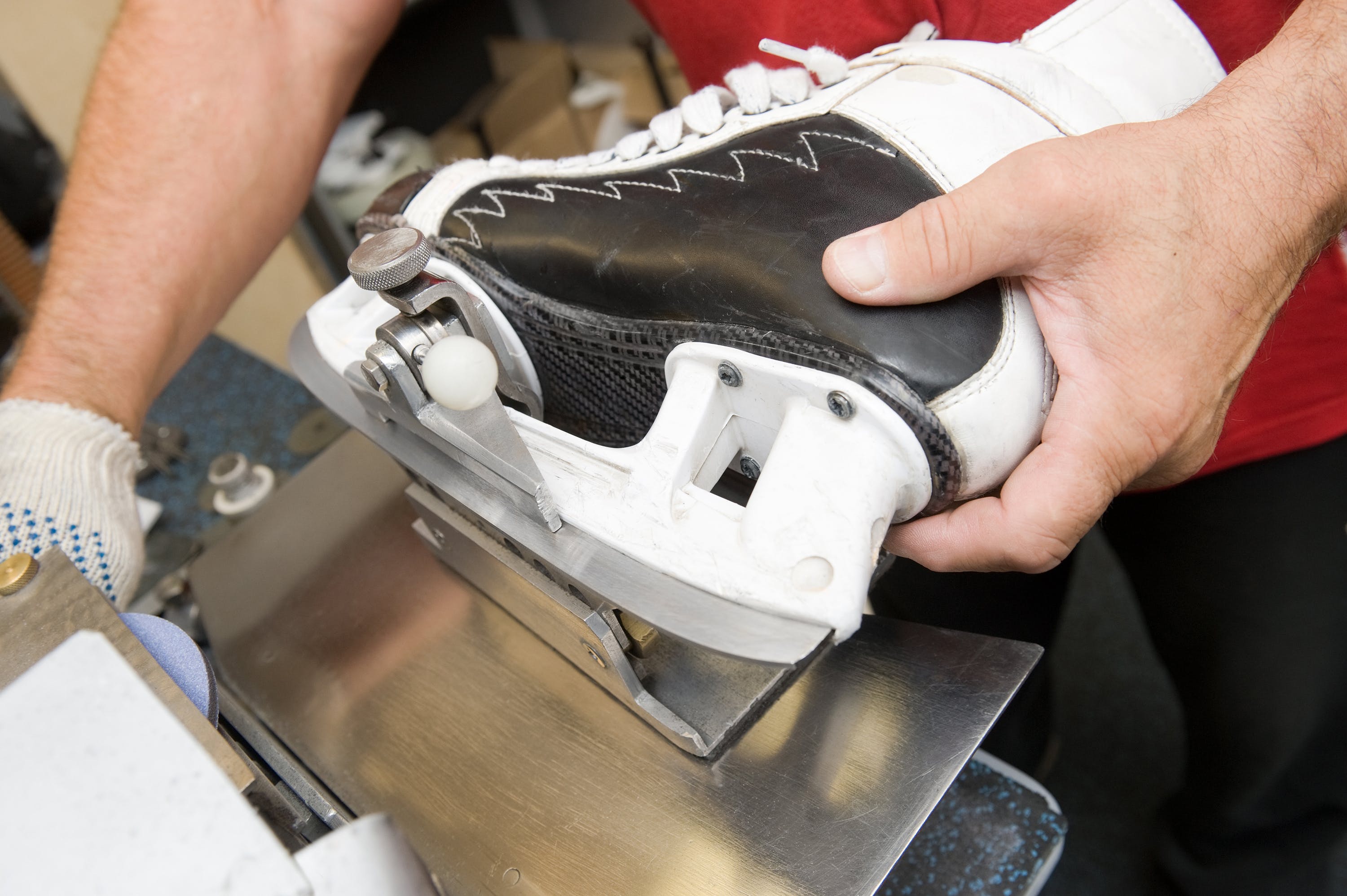 Sharpening skates store