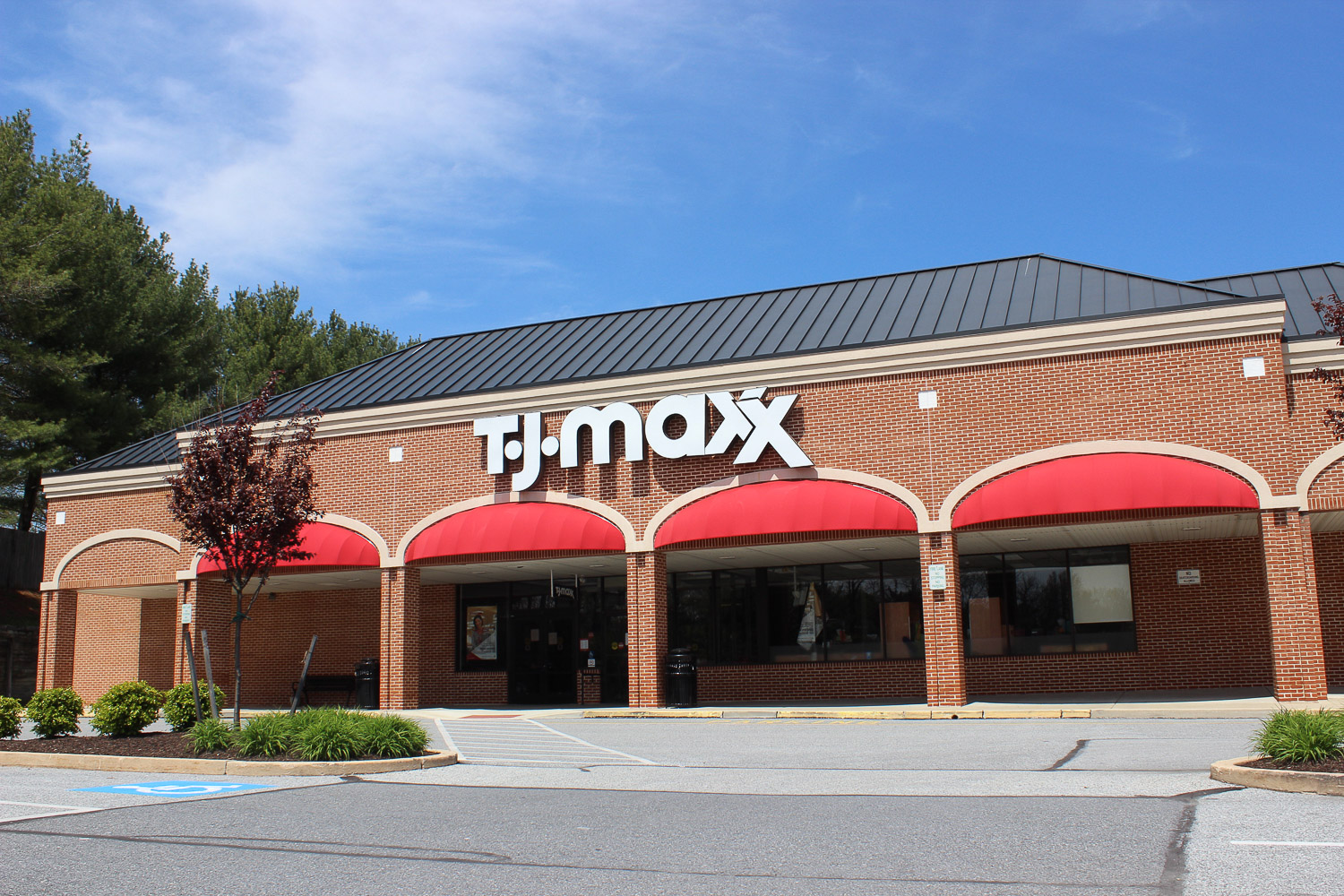 Shoppes at Longwood Village – Waters Retail Group